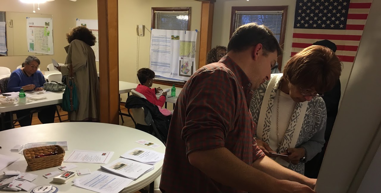 Lots of Good Use - Connect